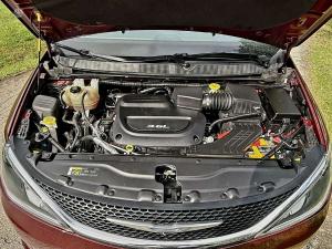 Sarkans Chrysler Pacifica 2018 Kretinga, ar dzinēja tilpumu 3.60 L un nobraukumu 235 tūkst. km par 15500 €, foto 19 vietnē AUTOMOTO.COM.LV