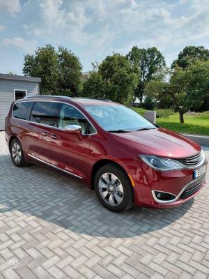 Sarkans Chrysler Pacifica 2018 Gargždai, ar dzinēja tilpumu 3.60 L un nobraukumu 213 tūkst. km par 15000 €, foto 3 vietnē AUTOMOTO.COM.LV