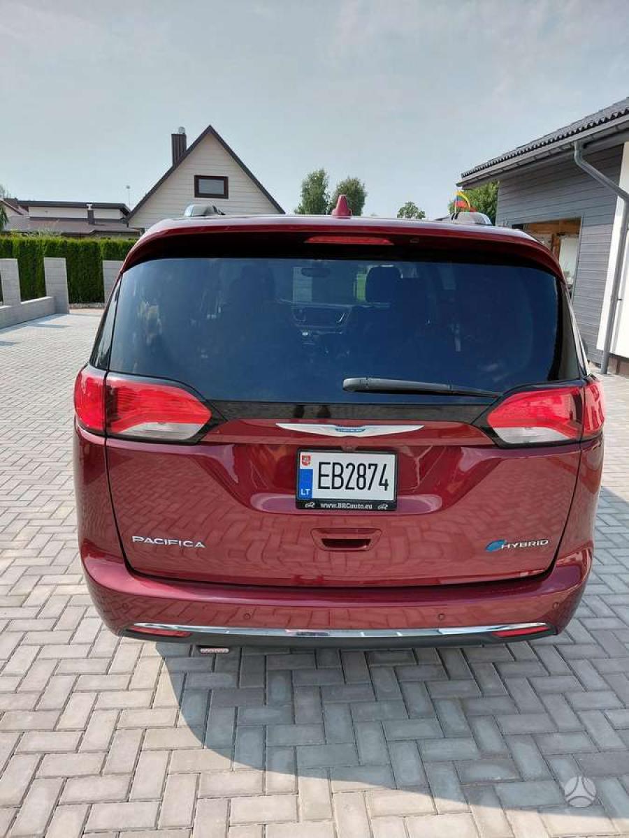 Sarkans Chrysler Pacifica 2018 Gargždai, ar dzinēja tilpumu 3.60 L un nobraukumu 213 tūkst. km par 15000 €, foto 6 vietnē AUTOMOTO.COM.LV