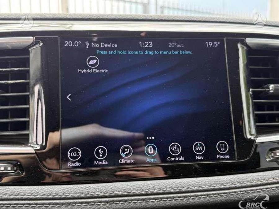 Sarkans Chrysler Pacifica 2018 Gargždai, ar dzinēja tilpumu 3.60 L un nobraukumu 213 tūkst. km par 15000 €, foto 8 vietnē AUTOMOTO.COM.LV