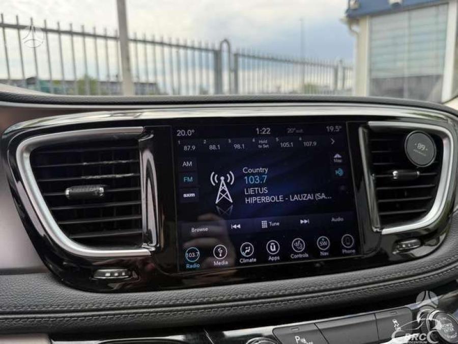 Sarkans Chrysler Pacifica 2018 Gargždai, ar dzinēja tilpumu 3.60 L un nobraukumu 213 tūkst. km par 15000 €, foto 14 vietnē AUTOMOTO.COM.LV