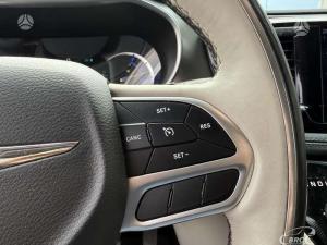 Sarkans Chrysler Pacifica 2018 Gargždai, ar dzinēja tilpumu 3.60 L un nobraukumu 213 tūkst. km par 15000 €, foto 16 vietnē AUTOMOTO.COM.LV