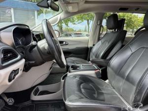 Sarkans Chrysler Pacifica 2018 Gargždai, ar dzinēja tilpumu 3.60 L un nobraukumu 213 tūkst. km par 15000 €, foto 20 vietnē AUTOMOTO.COM.LV