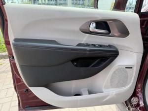 Sarkans Chrysler Pacifica 2018 Gargždai, ar dzinēja tilpumu 3.60 L un nobraukumu 213 tūkst. km par 15000 €, foto 23 vietnē AUTOMOTO.COM.LV