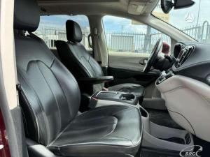 Sarkans Chrysler Pacifica 2018 Gargždai, ar dzinēja tilpumu 3.60 L un nobraukumu 213 tūkst. km par 15000 €, foto 31 vietnē AUTOMOTO.COM.LV