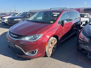 Sarkans Chrysler Pacifica 2018 Viļņa, ar dzinēja tilpumu 3.61 L un nobraukumu 176 tūkst. km par 9075 €, foto  vietnē AUTOMOTO.COM.LV