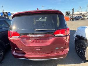 Sarkans Chrysler Pacifica 2018 Viļņa, ar dzinēja tilpumu 3.61 L un nobraukumu 176 tūkst. km par 9075 €, foto 5 vietnē AUTOMOTO.COM.LV