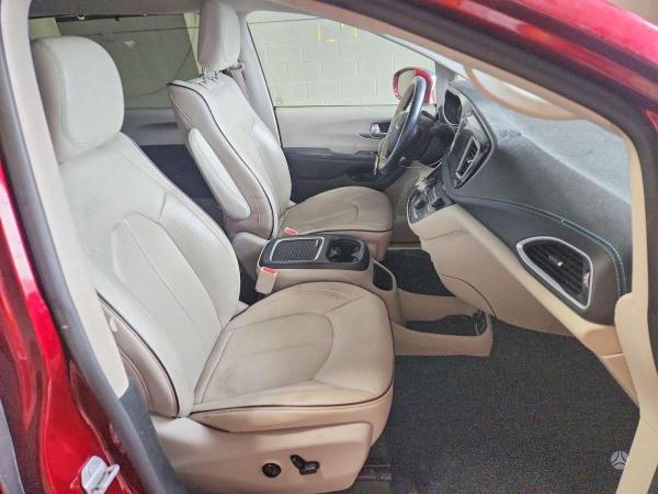 Крайслер Пасифик 2018 в Вильнюс на AUTOMOTO.COM.LV Красный Крайслер Пасифик 2018 в Вильнюс, объемом двигателя 3.61 л и пробегом 176 тыс. км за 9075 €, фото 10 на AUTOMOTO.COM.LV