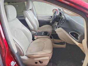 Sarkans Chrysler Pacifica 2018 Viļņa, ar dzinēja tilpumu 3.61 L un nobraukumu 176 tūkst. km par 9075 €, foto 10 vietnē AUTOMOTO.COM.LV