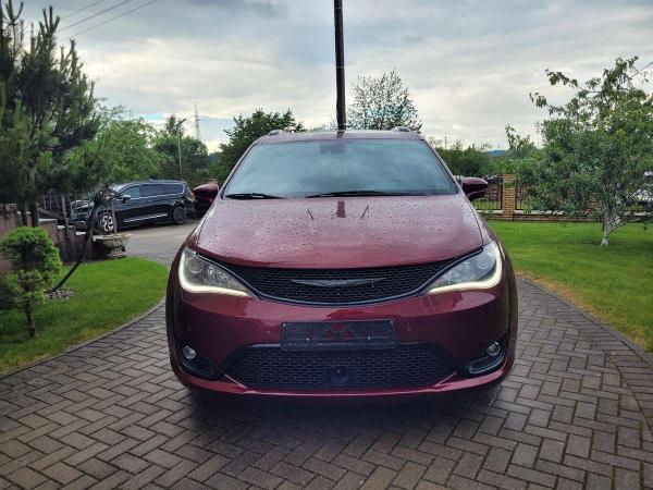 Sarkans Chrysler Pacifica 2019 Telšiai, ar dzinēja tilpumu 3.61 L un nobraukumu 196 tūkst. km par 17700 €, foto 7 vietnē AUTOMOTO.COM.LV