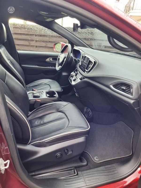 Sarkans Chrysler Pacifica 2019 Telšiai, ar dzinēja tilpumu 3.61 L un nobraukumu 196 tūkst. km par 17700 €, foto 9 vietnē AUTOMOTO.COM.LV