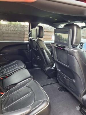 Red Chrysler Pacifica 2019 in Telschi, with an engine capacity of 3.61 L and mileage of 196 thousand km for 17700 €, photo 13 on AUTOMOTO.COM.LV