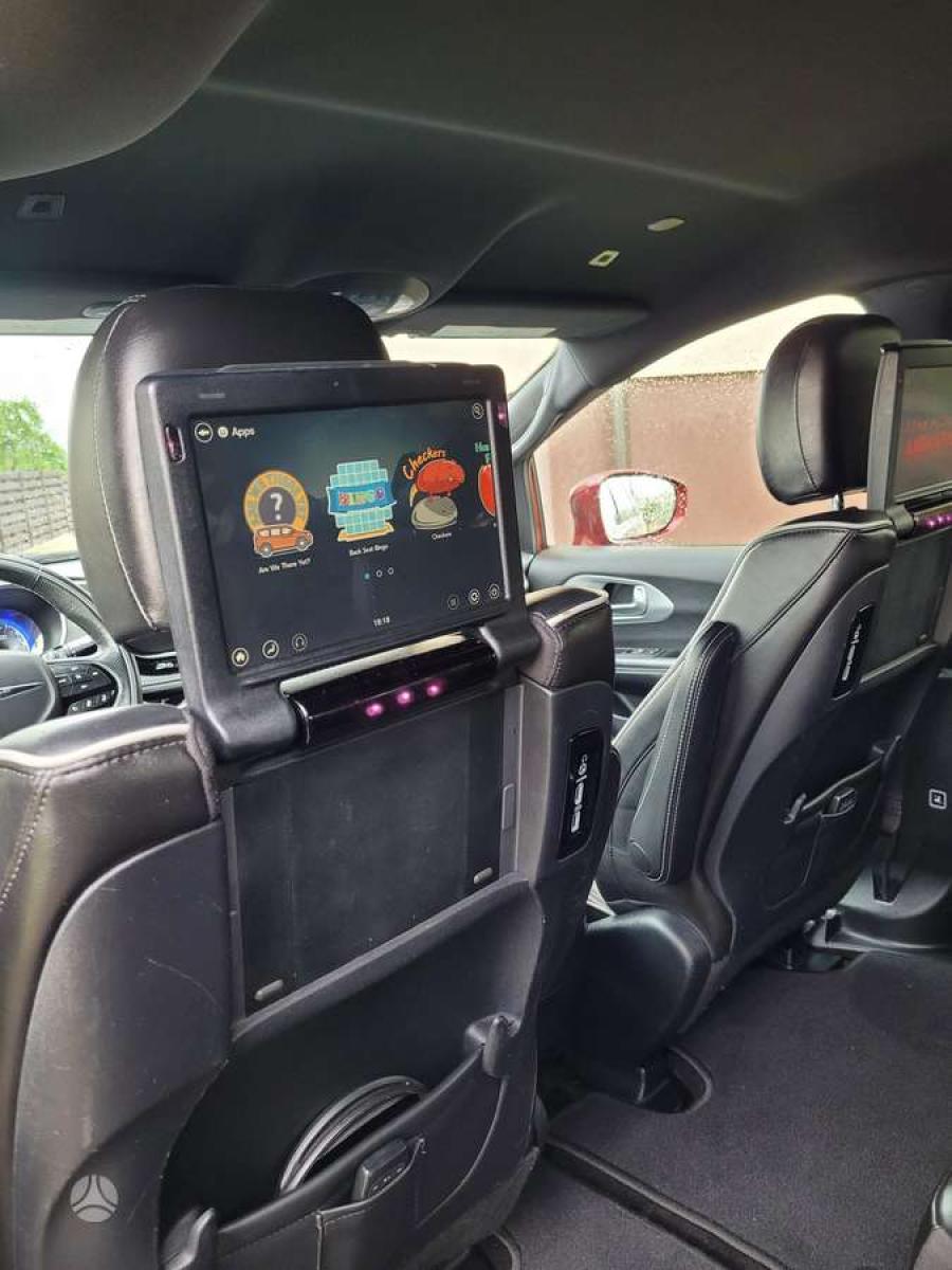 Red Chrysler Pacifica 2019 in Telschi, with an engine capacity of 3.61 L and mileage of 196 thousand km for 17700 €, photo 16 on AUTOMOTO.COM.LV