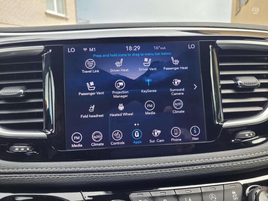 Red Chrysler Pacifica 2019 in Telschi, with an engine capacity of 3.61 L and mileage of 196 thousand km for 17700 €, photo 31 on AUTOMOTO.COM.LV