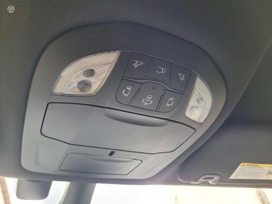 Red Chrysler Pacifica 2019 in Telschi, with an engine capacity of 3.61 L and mileage of 196 thousand km for 17700 €, photo 34 on AUTOMOTO.COM.LV