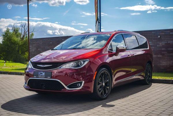 Sarkans Chrysler Pacifica 2019 Kauņa, ar dzinēja tilpumu 3.61 L un nobraukumu 77 tūkst. km par 18950 €, foto 3 vietnē AUTOMOTO.COM.LV