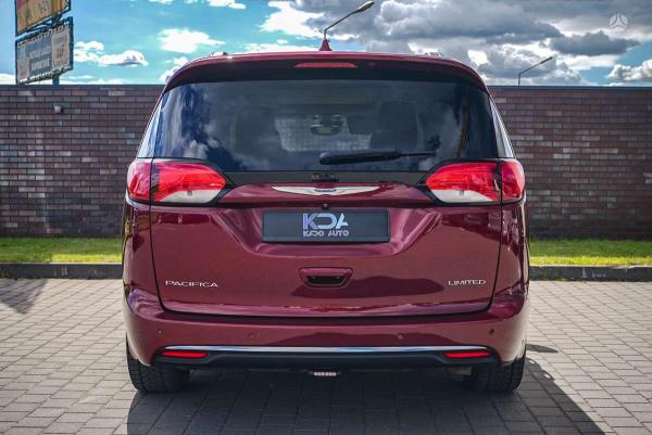Sarkans Chrysler Pacifica 2019 Kauņa, ar dzinēja tilpumu 3.61 L un nobraukumu 77 tūkst. km par 18950 €, foto 8 vietnē AUTOMOTO.COM.LV