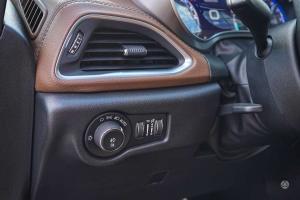Sarkans Chrysler Pacifica 2019 Kauņa, ar dzinēja tilpumu 3.61 L un nobraukumu 77 tūkst. km par 18950 €, foto 28 vietnē AUTOMOTO.COM.LV