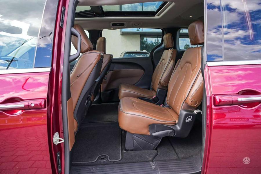 Sarkans Chrysler Pacifica 2019 Kauņa, ar dzinēja tilpumu 3.61 L un nobraukumu 77 tūkst. km par 18950 €, foto 32 vietnē AUTOMOTO.COM.LV