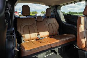 Sarkans Chrysler Pacifica 2019 Kauņa, ar dzinēja tilpumu 3.61 L un nobraukumu 77 tūkst. km par 18950 €, foto 39 vietnē AUTOMOTO.COM.LV