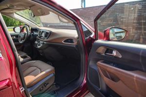 Sarkans Chrysler Pacifica 2019 Kauņa, ar dzinēja tilpumu 3.61 L un nobraukumu 77 tūkst. km par 18950 €, foto 40 vietnē AUTOMOTO.COM.LV