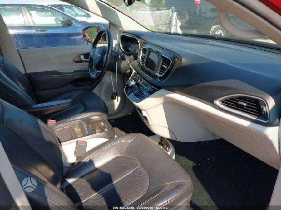 Red Chrysler Pacifica 2019 in Klaipeda, with an engine capacity of 3.61 L and mileage of 179 thousand km for 8900 €, photo 6 on AUTOMOTO.COM.LV