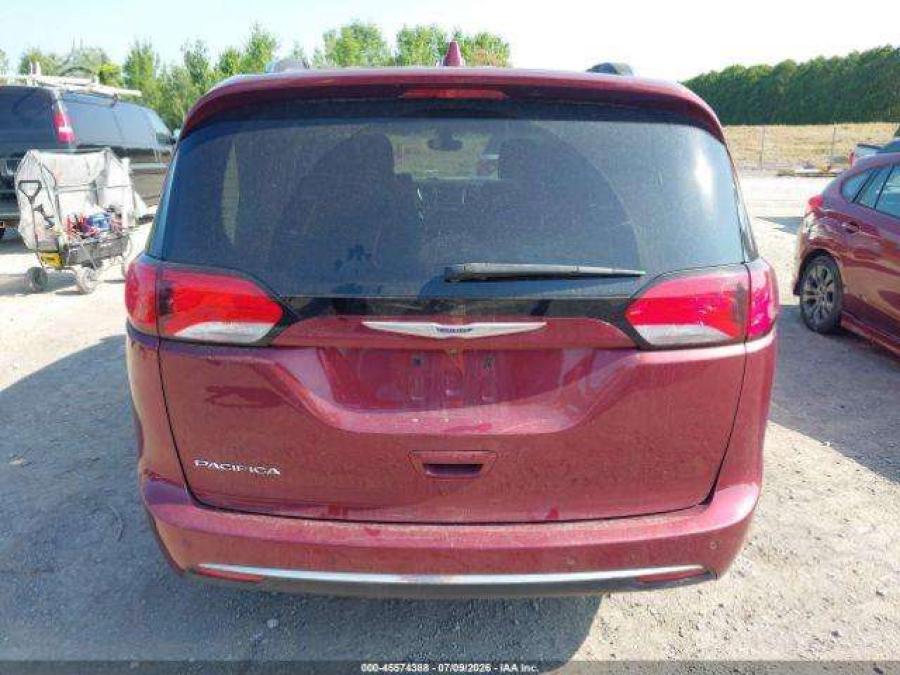 Red Chrysler Pacifica 2019 in Klaipeda, with an engine capacity of 3.61 L and mileage of 179 thousand km for 8900 €, photo 17 on AUTOMOTO.COM.LV