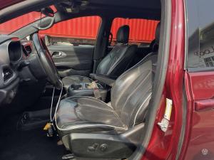 Red Chrysler Pacifica 2019 in Kaunas, with an engine capacity of 3.61 L and mileage of 261 thousand km for 12000 €, photo 4 on AUTOMOTO.COM.LV