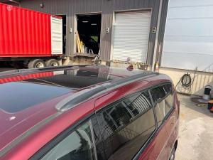 Red Chrysler Pacifica 2019 in Kaunas, with an engine capacity of 3.61 L and mileage of 261 thousand km for 12000 €, photo 5 on AUTOMOTO.COM.LV