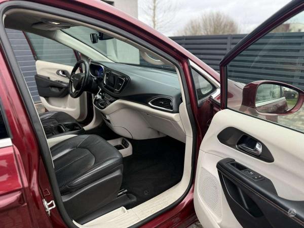 Sarkans Chrysler Pacifica 2020 Kauņa, ar dzinēja tilpumu 3.61 L un nobraukumu 320 tūkst. km par 7777 €, foto 10 vietnē AUTOMOTO.COM.LV