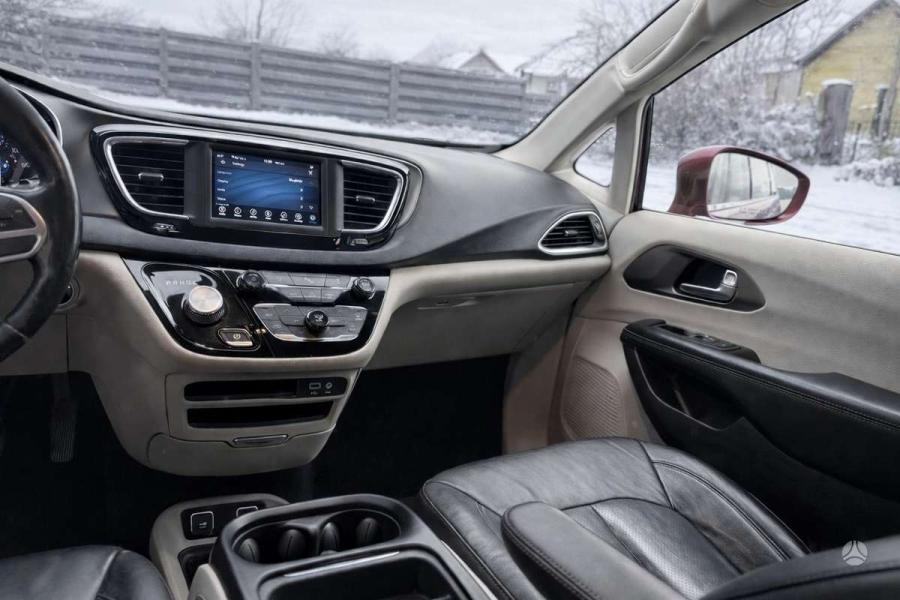 Sarkans Chrysler Pacifica 2020 Kauņa, ar dzinēja tilpumu 3.61 L un nobraukumu 320 tūkst. km par 6600 €, foto 8 vietnē AUTOMOTO.COM.LV