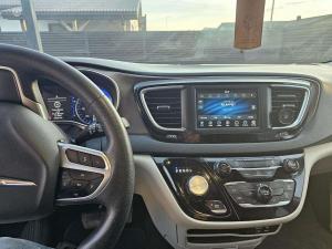 Sarkans Chrysler Pacifica 2020 Šauļi, ar dzinēja tilpumu 3.60 L un nobraukumu 126 tūkst. km par 17300 €, foto 13 vietnē AUTOMOTO.COM.LV