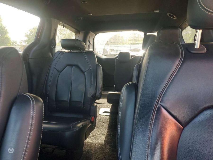 Red Chrysler Pacifica 2020 in Siauliai, with an engine capacity of 3.61 L and mileage of 190 thousand km for 13600 €, photo 9 on AUTOMOTO.COM.LV