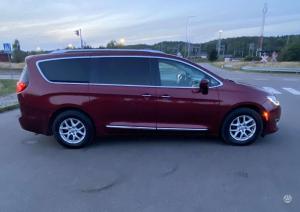 Red Chrysler Pacifica 2020 in Vilnius, with an engine capacity of 3.60 L and mileage of 116 thousand km for 13900 €, photo 6 on AUTOMOTO.COM.LV