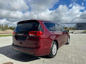Red Chrysler Pacifica 2020 in Klaipeda, with an engine capacity of 3.61 L and mileage of 210 thousand km for 16800 €, photo 6 on AUTOMOTO.COM.LV