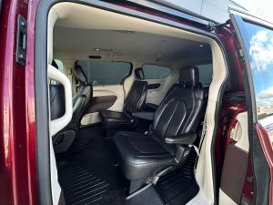 Red Chrysler Pacifica 2020 in Klaipeda, with an engine capacity of 3.61 L and mileage of 210 thousand km for 16800 €, photo 10 on AUTOMOTO.COM.LV