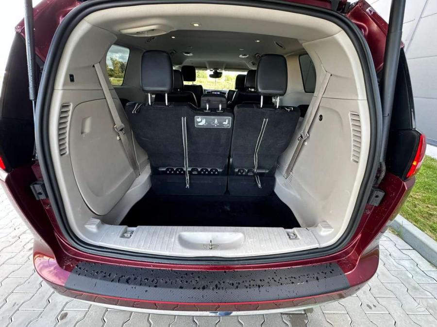 Red Chrysler Pacifica 2020 in Klaipeda, with an engine capacity of 3.61 L and mileage of 210 thousand km for 16800 €, photo 13 on AUTOMOTO.COM.LV