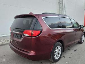 Red Chrysler Pacifica 2020 in Siauliai, with an engine capacity of 3.61 L and mileage of 229 thousand km for 9900 €, photo 8 on AUTOMOTO.COM.LV