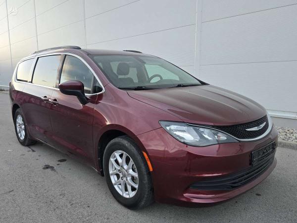 Red Chrysler Pacifica 2020 in Siauliai, with an engine capacity of 3.61 L and mileage of 229 thousand km for 9900 €, photo 9 on AUTOMOTO.COM.LV