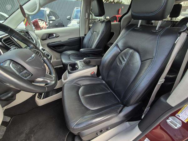Sarkans Chrysler Pacifica 2021 Viļņa, ar dzinēja tilpumu 3.61 L un nobraukumu 152 tūkst. km par 25900 €, foto 8 vietnē AUTOMOTO.COM.LV