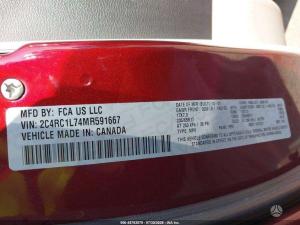 Red Chrysler Pacifica 2021 in Kaunas, with an engine capacity of 3.60 L and mileage of 180 thousand km for 14800 €, photo 10 on AUTOMOTO.COM.LV