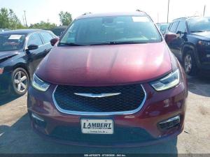 Red Chrysler Pacifica 2021 in Kaunas, with an engine capacity of 3.60 L and mileage of 180 thousand km for 14800 €, photo 12 on AUTOMOTO.COM.LV