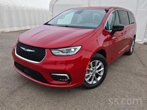 Red Chrysler Pacifica 2025 in Jelgava, with an engine capacity of 3.60 L and mileage of 18 thousand km for 45900 €, photo  on AUTOMOTO.COM.LV