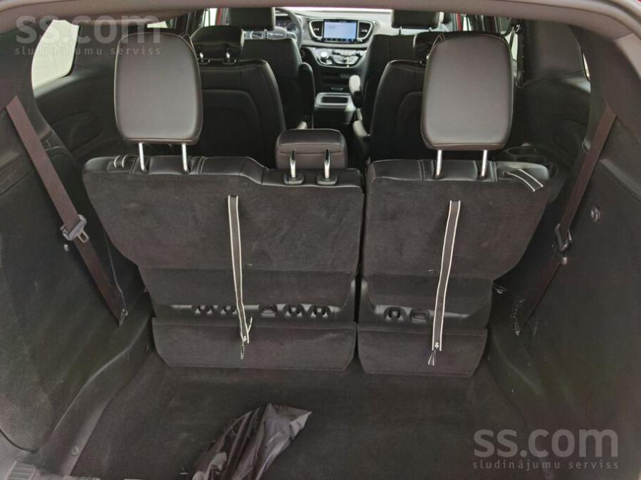 Red Chrysler Pacifica 2025 in Jelgava, with an engine capacity of 3.60 L and mileage of 18 thousand km for 45900 €, photo 14 on AUTOMOTO.COM.LV