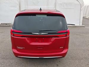 Red Chrysler Pacifica 2025 in Jelgava, with an engine capacity of 3.60 L and mileage of 18 thousand km for 44900 €, photo 30 on AUTOMOTO.COM.LV