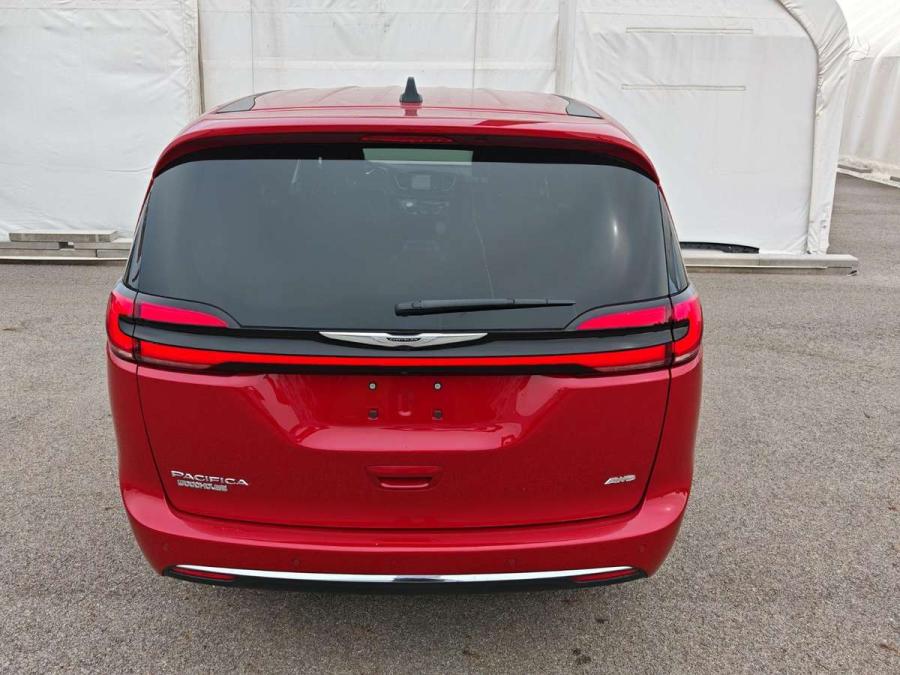 Red Chrysler Pacifica 2025 in Jelgava, with an engine capacity of 3.60 L and mileage of 18 thousand km for 44900 €, photo 30 on AUTOMOTO.COM.LV