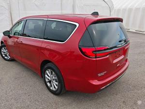 Red Chrysler Pacifica 2025 in Jelgava, with an engine capacity of 3.60 L and mileage of 18 thousand km for 44900 €, photo 31 on AUTOMOTO.COM.LV