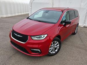 Red Chrysler Pacifica 2025 in Jelgava, with an engine capacity of 3.60 L and mileage of 18 thousand km for 44900 €, photo 35 on AUTOMOTO.COM.LV