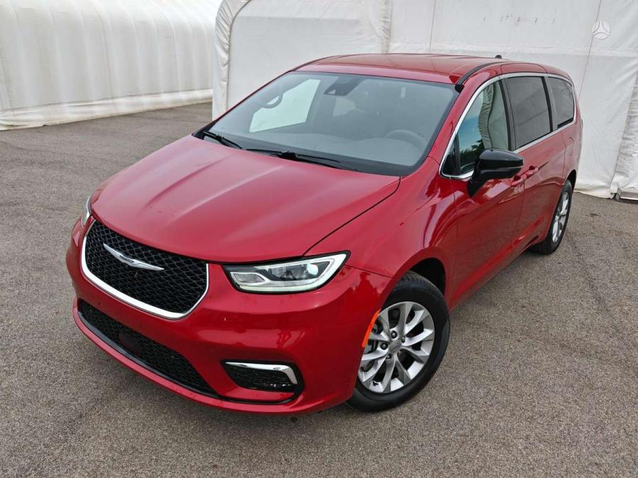 Red Chrysler Pacifica 2025 in Jelgava, with an engine capacity of 3.60 L and mileage of 18 thousand km for 44900 €, photo 35 on AUTOMOTO.COM.LV