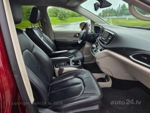 Sarkans Chrysler Pacifica 2017 Tallina, ar dzinēja tilpumu 3.60 L un nobraukumu 121 tūkst. km par 11490 €, foto 9 vietnē AUTOMOTO.COM.LV